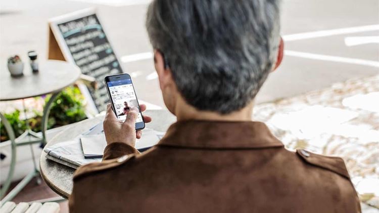 Move over millennials. Baby boomers are tech-savvy. | Widex Pro